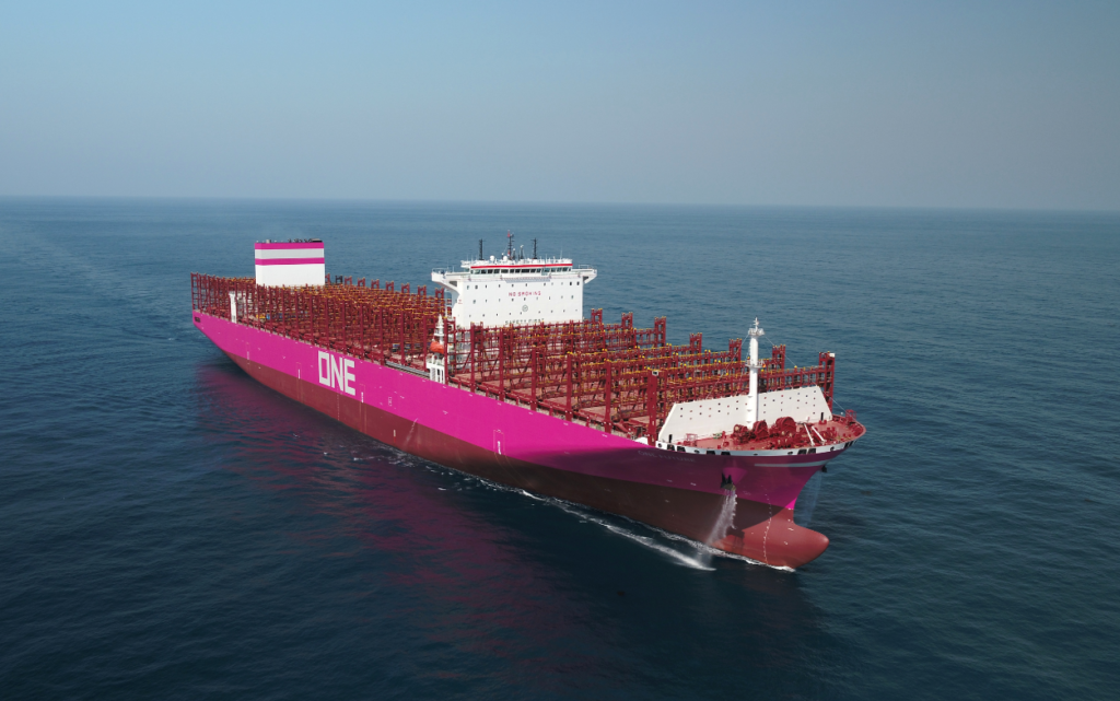 Hudong-Zhonghua Delivers 2 Large Container Ships in 1 Week, Welcomes ...